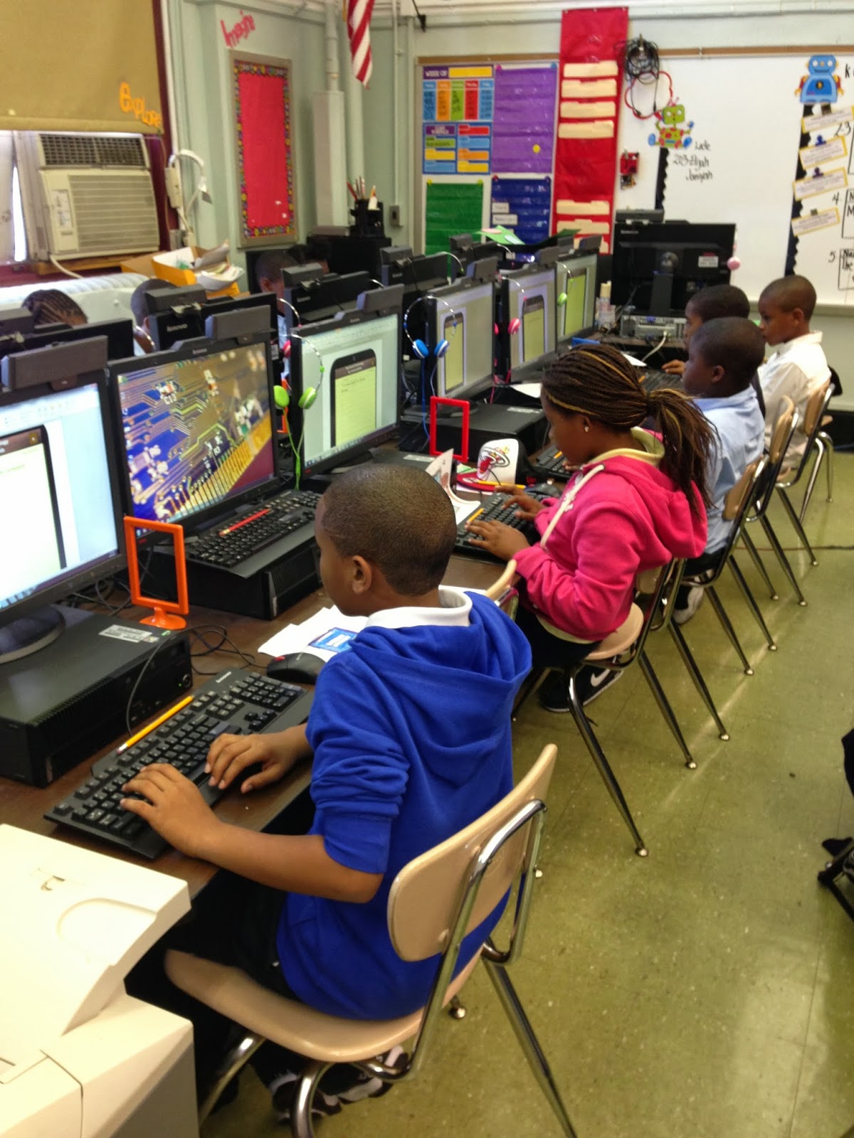 P.S.36 Tech. Kids Connect: Inside The Tech Lab.